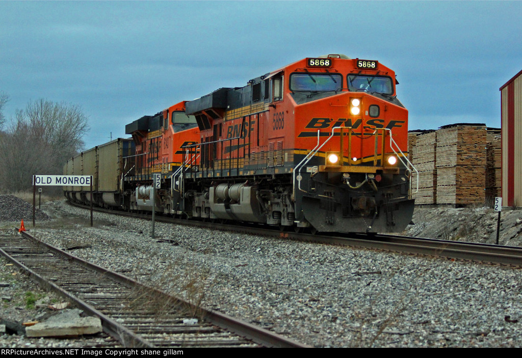BNSF 5868 rocks a sb coal load.